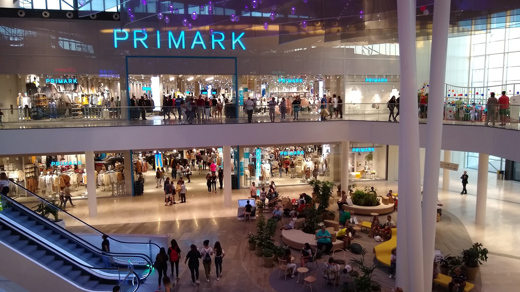 Primark lanserar modern webbsida i Spanien · Hej! Spanien
